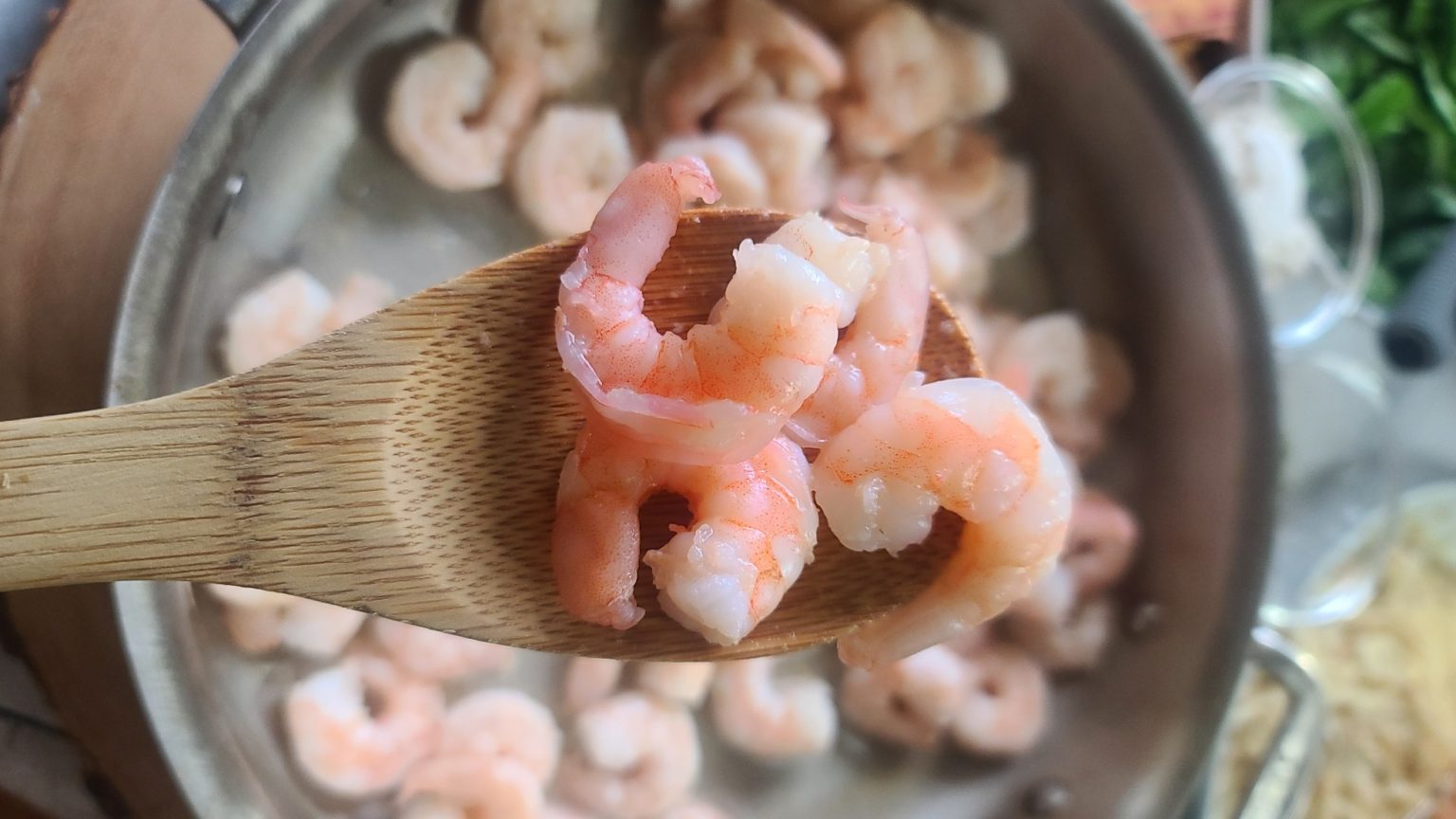 One Pot, Easy Cheesy Shrimp Quinoa-Rice Bake - thefitfork.comthefitfork.com
